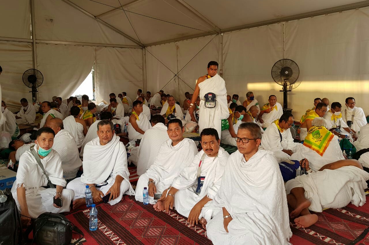 Badai Angin di Arafah, Seorang JCH dari Kloter 18 Batam Pingsan Tertima ...