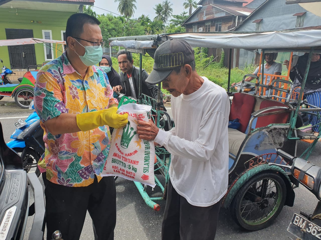 Yayasan Multi Marga Tionghoa Indonesia Bagansiapiapi Bantu sembako ...